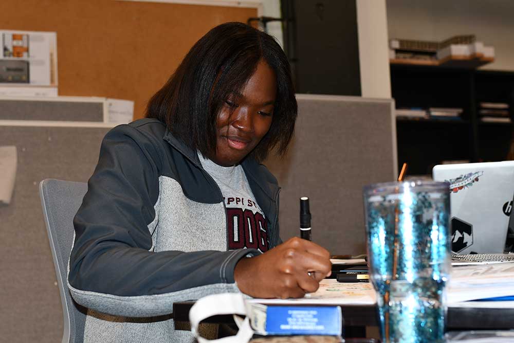 Sharnae Hayslett | College of Architecture, Art, and Design